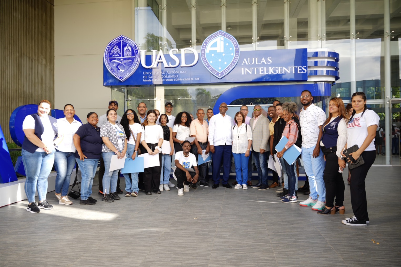 Universitario | Rector deja inaugurado estand de la UASD en la Feria ...
